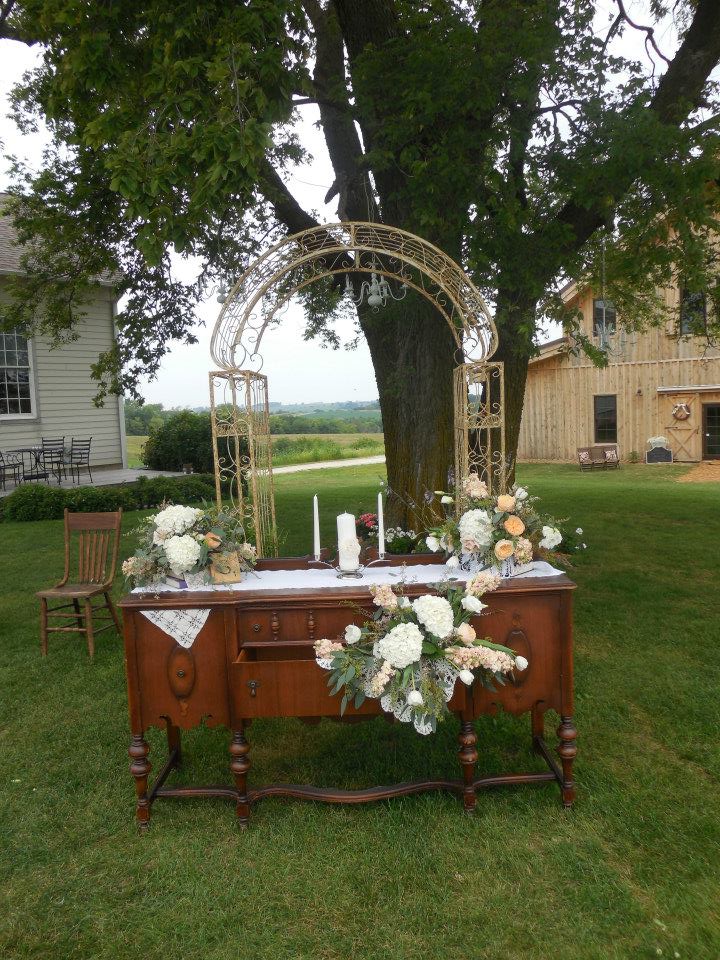 Sugar Grove Vineyards and Gathering Place - Des Moines Wedding Venues